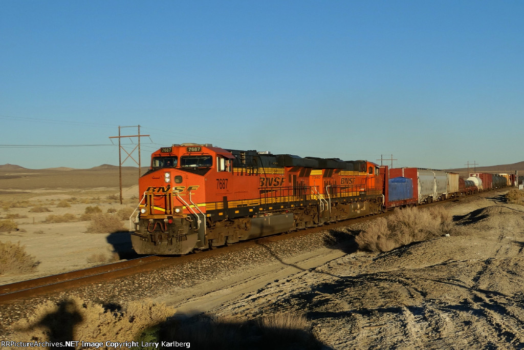 BNSF 7687